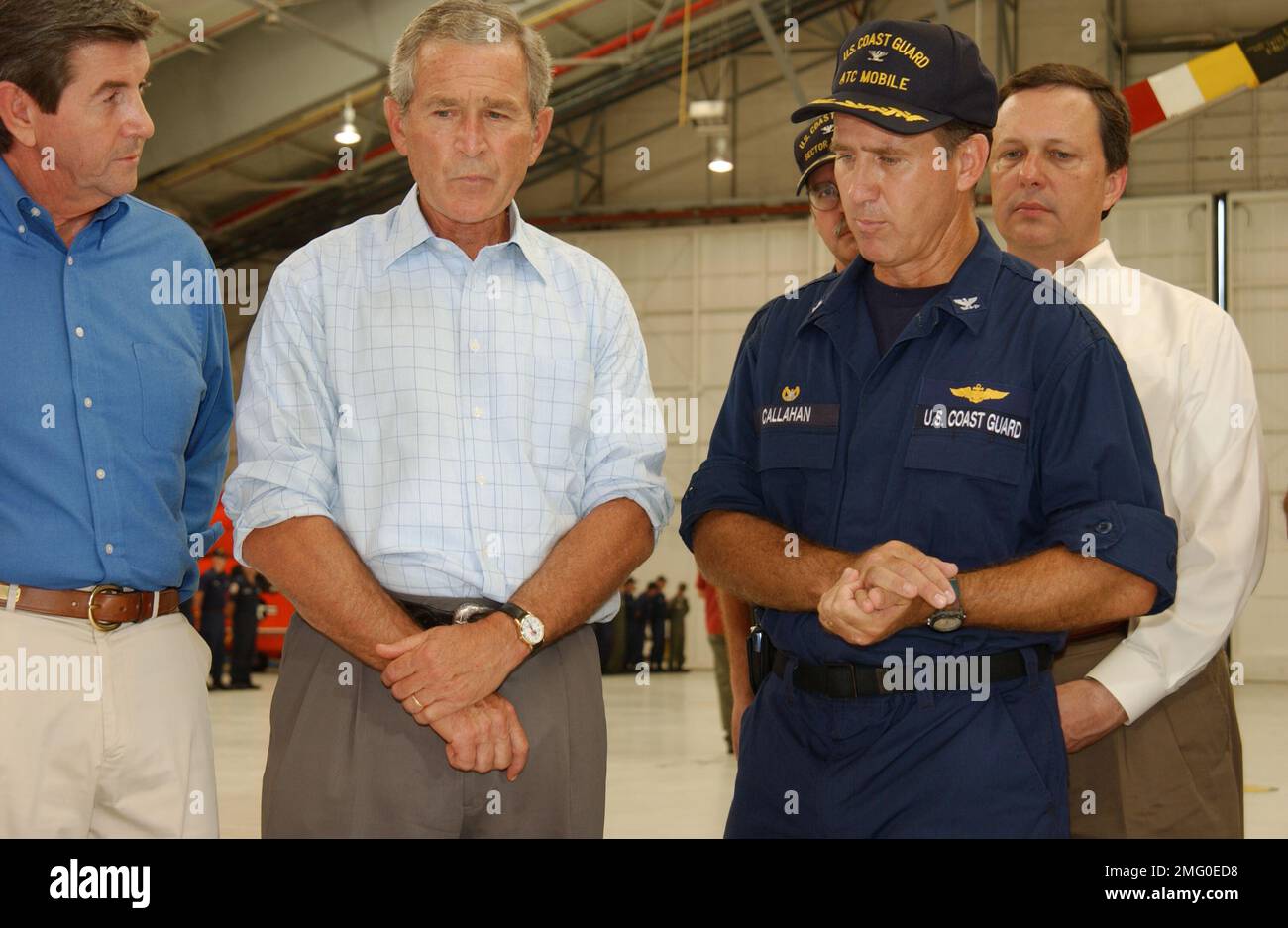 President George W. Bush Visit - 26-HK-6-153. Briefing in ATC hangar ...