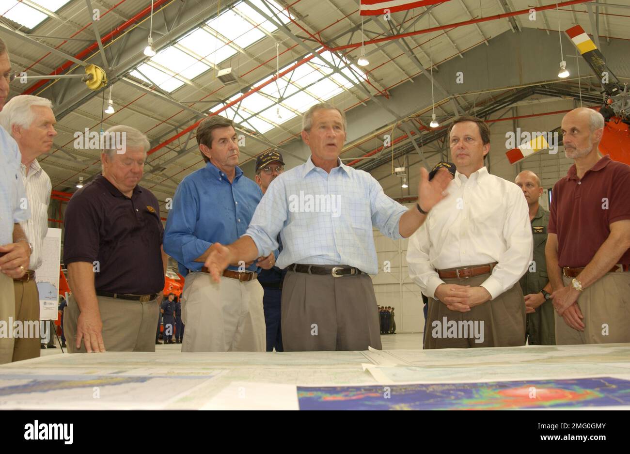 President George W. Bush Visit - 26-HK-6-194. Briefing in ATC hangar ...