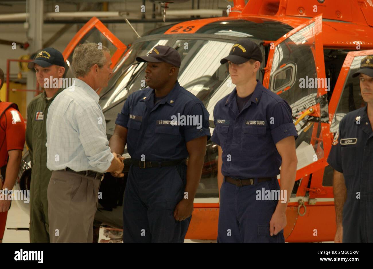 President George W. Bush Visit - 26-HK-6-137. Briefing in ATC hangar ...
