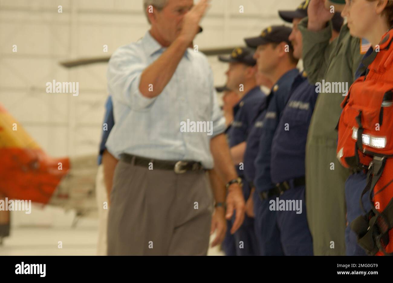 President George W. Bush Visit - 26-HK-6-185. Briefing in ATC hangar ...