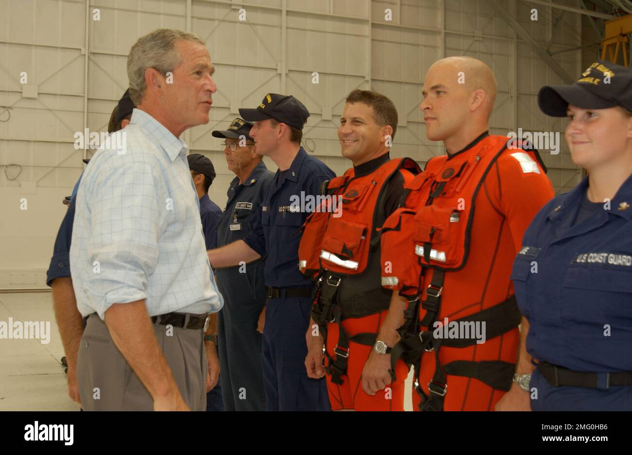 President George W. Bush Visit - 26-HK-6-187. Briefing in ATC hangar ...