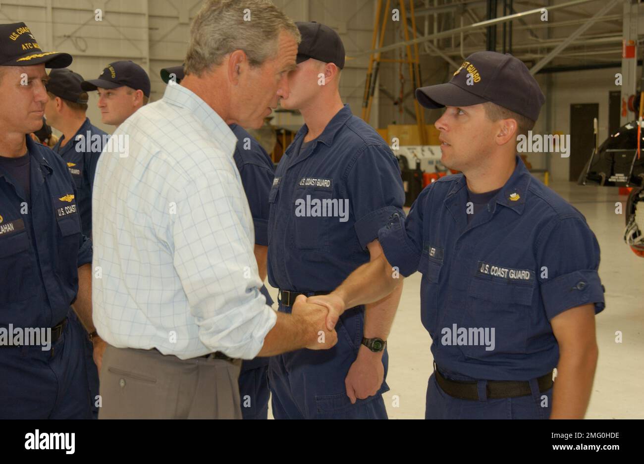 President George W. Bush Visit - 26-HK-6-179. Briefing in ATC hangar ...