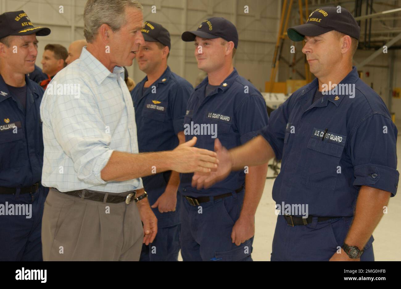 President George W. Bush Visit - 26-HK-6-176. Briefing in ATC hangar ...
