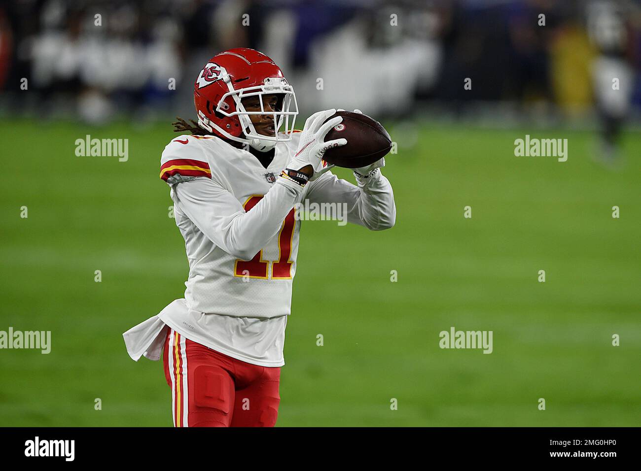 Kansas City Chiefs Demarcus Robinson warms up before an NFL football ...