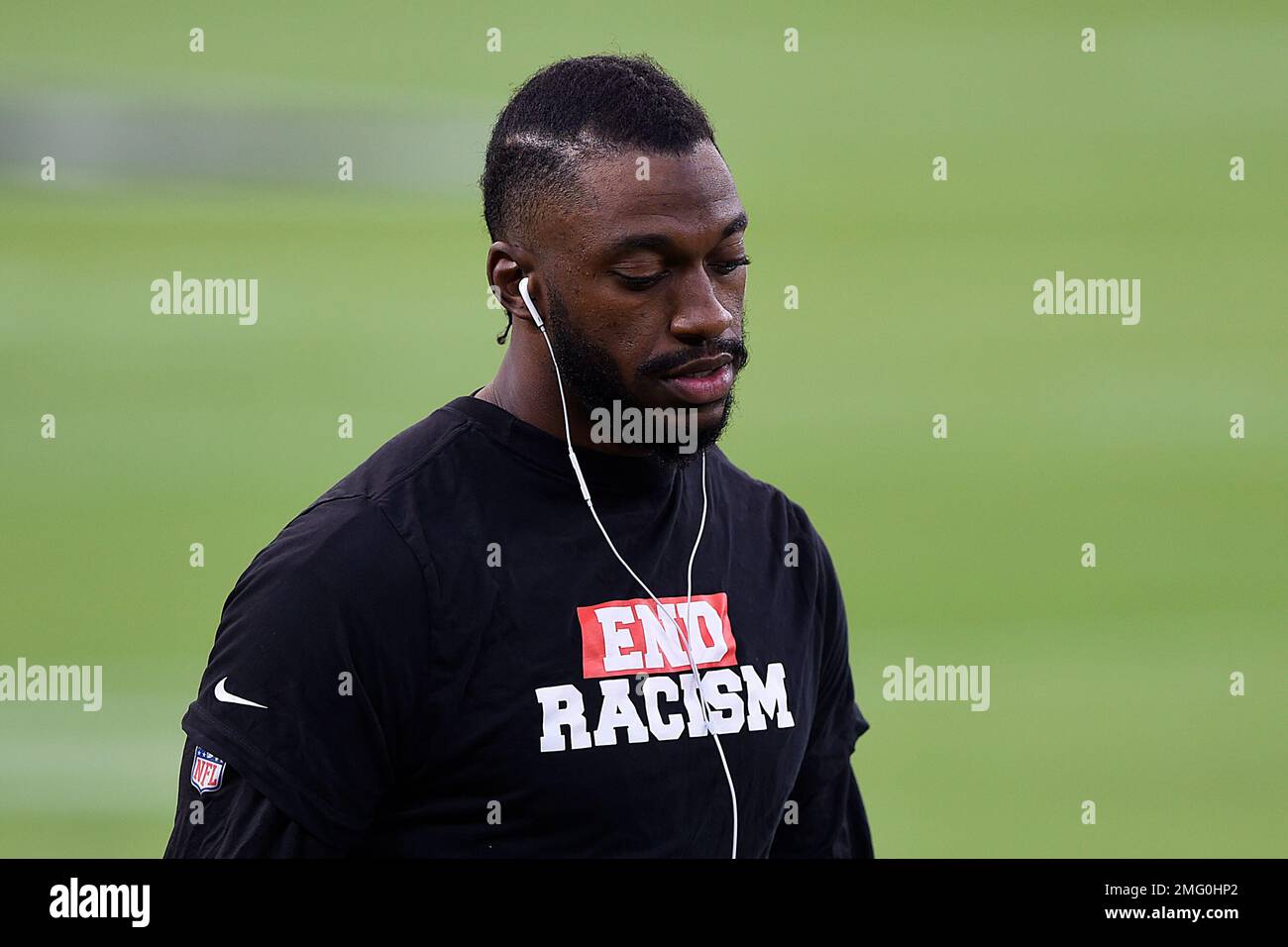 Baltimore Ravens quarterback Robert Griffin III warms up before an NFL ...