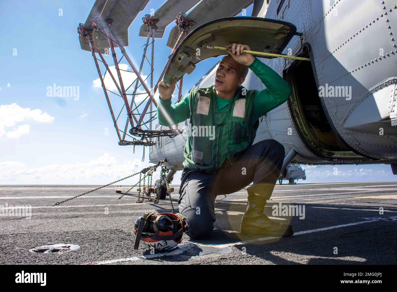 220821-N-NO874-1082 MEDITERRANEAN SEA (Aug. 21, 2022) Aviation ...