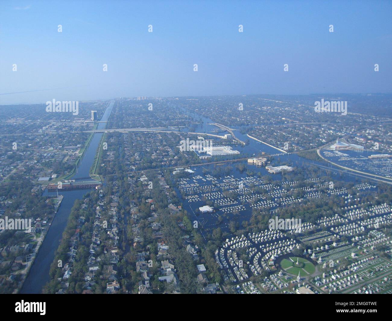 Aerial view flooding hurricane katrina hi-res stock photography and ...