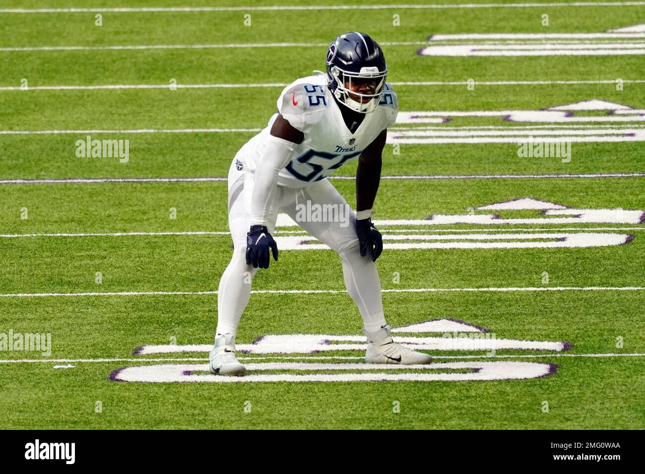 Tennessee Titans linebacker Jason Brown defends against the Minnesota ...