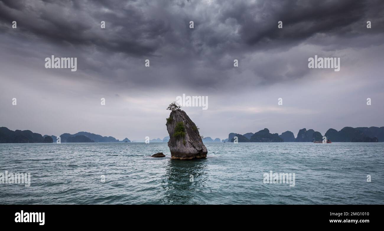 Rocks of Halong Bay, Vietnam Stock Photo - Alamy