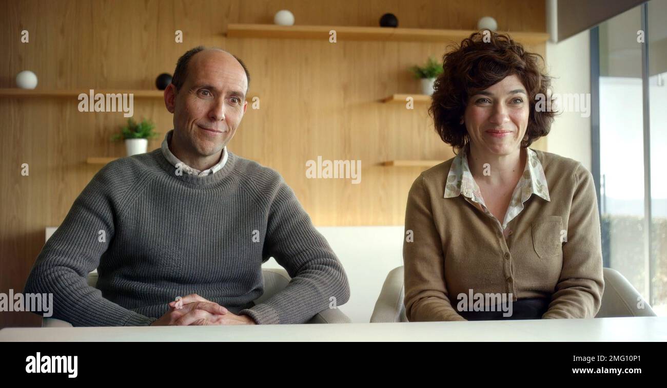 EL TRATAMIENTO, (aka THE TREATMENT), from left: David Ramirez, Carla ...