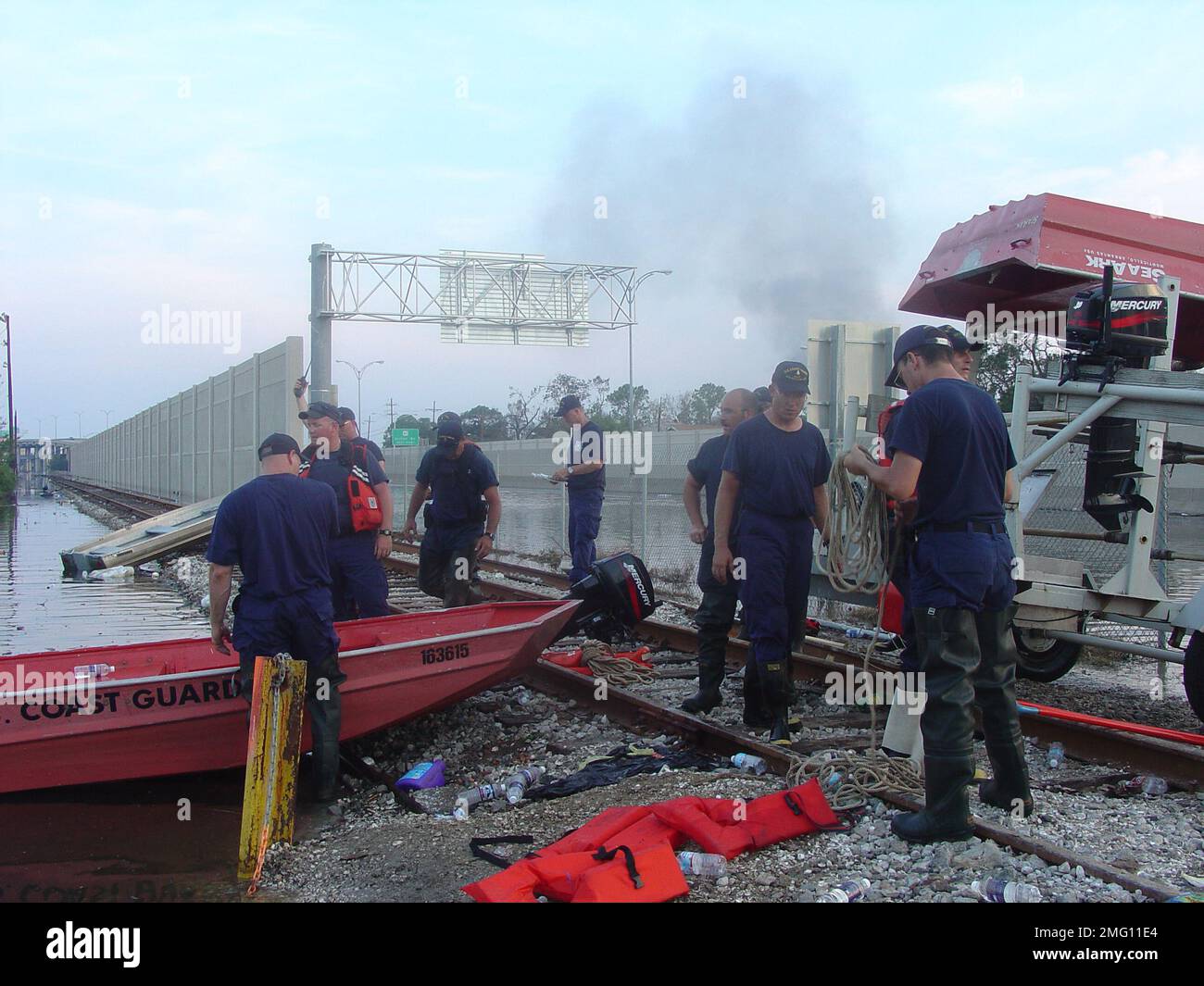 Miscellaneous - Coast Guard Operations - 26-HK-432-71. Pack it up ...