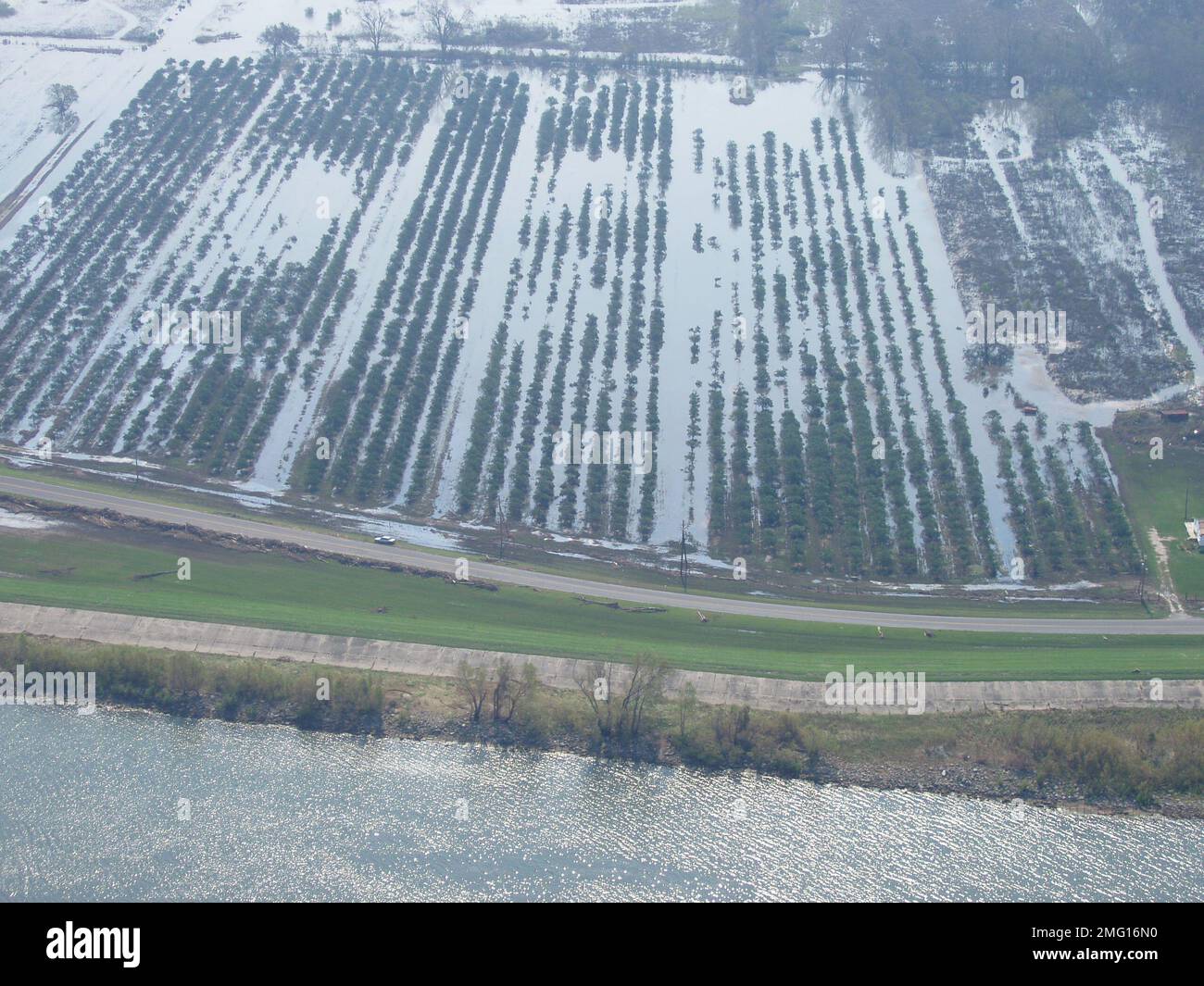 Aerial view flooding hurricane katrina hi-res stock photography and ...