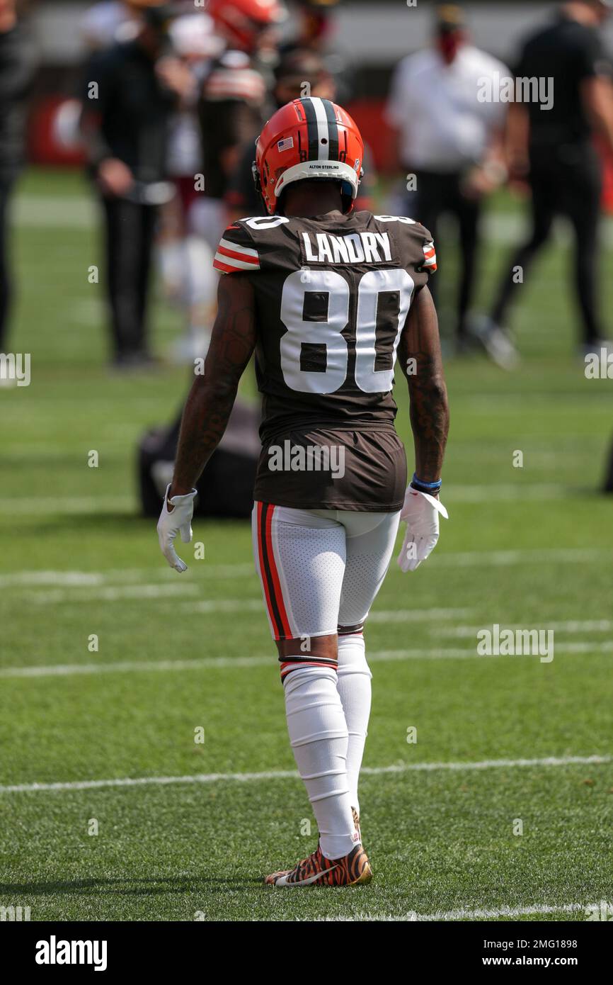 Cleveland Browns wide receiver Jarvis Landry (80) displays the name ...