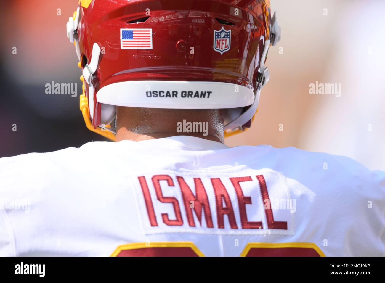 Washington Football Team center Keith Ismael has Oscar Grant on the ...