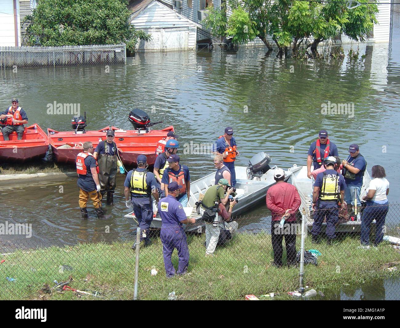 Miscellaneous - Coast Guard Operations - 26-HK-432-12. Another recovery ...
