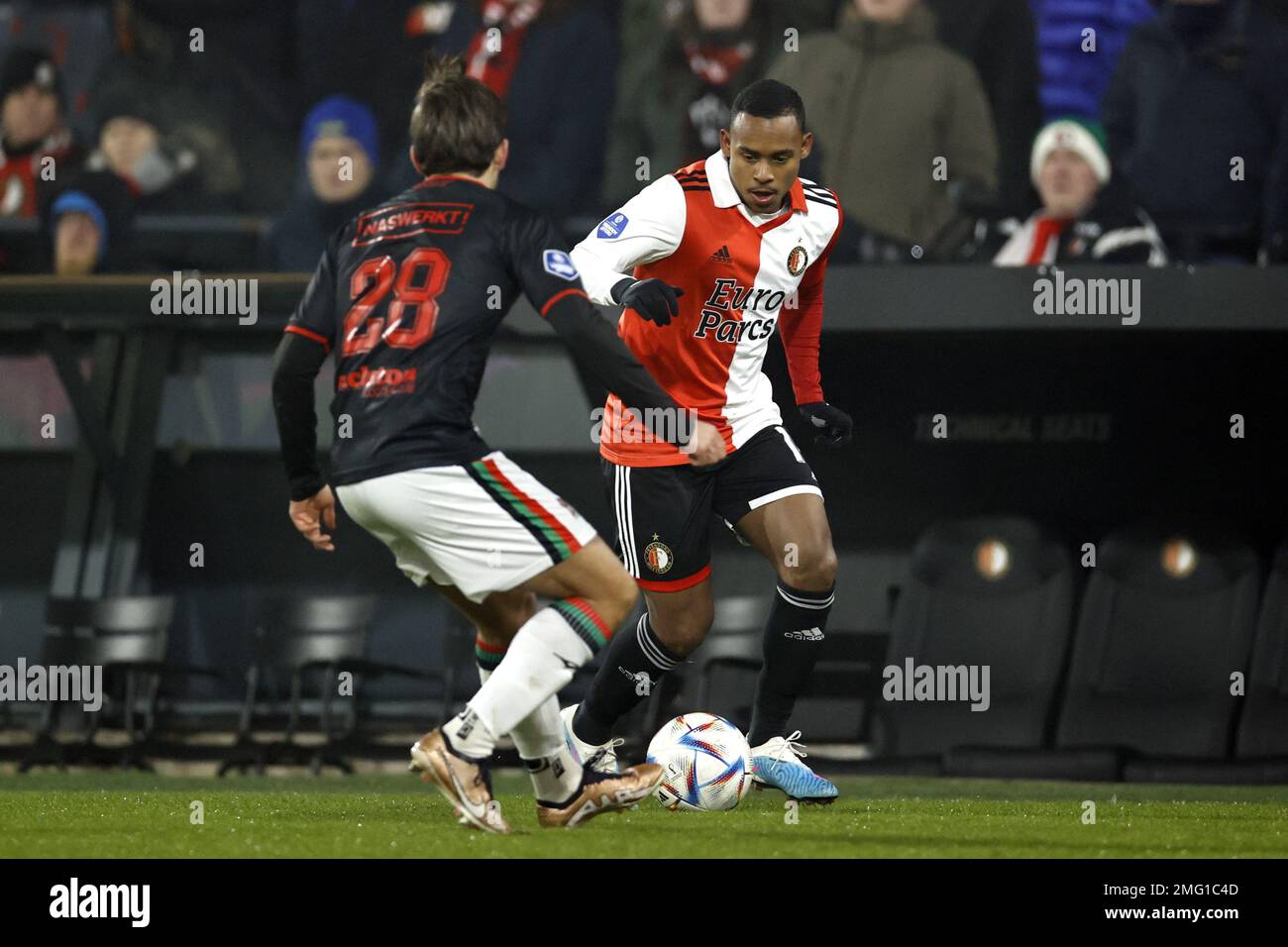 ROTTERDAM - (l-r) Bart van Rooij of NEC Nijmegen, Igor Paixao of ...