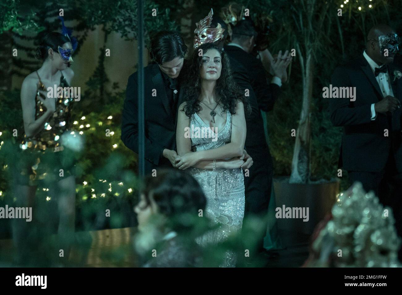 MAYFAIR WITCHES, (aka ANN RICE'S MAYFAIR WITCHES), center from left ...