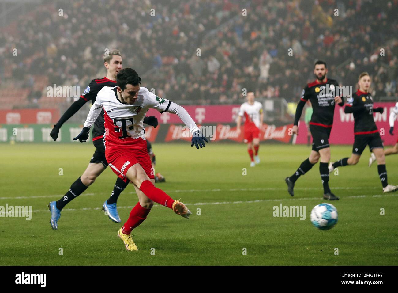 UTRECHT - (lr) Adrian Fein of sbv Excelsior, Tasos Douvikas of FC ...