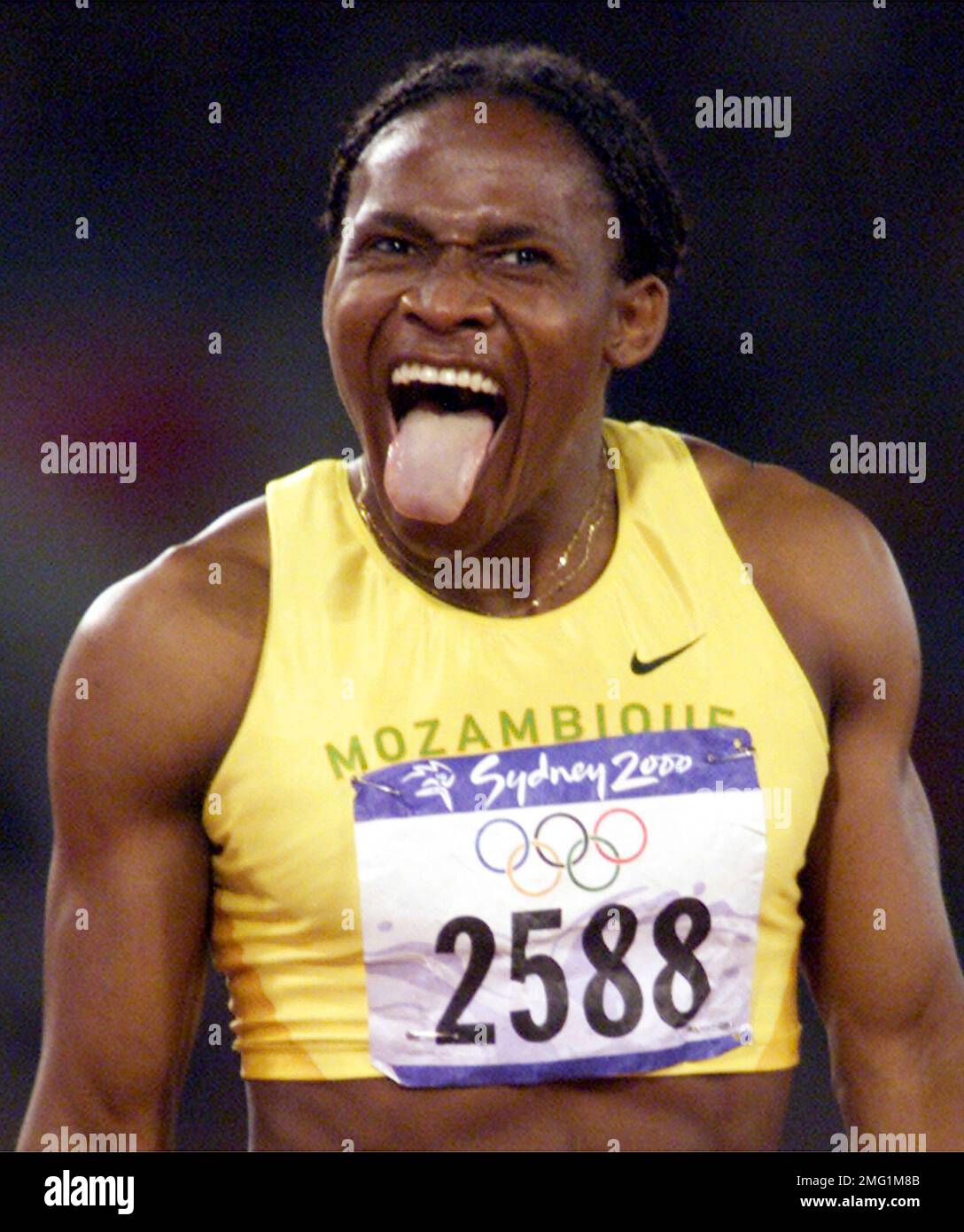 Maria Mutola of Mozambique, celebrates after winning the 800-meter race ...