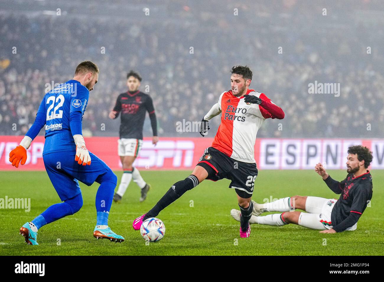 Rotterdam - NEC Nijmegen goalkeeper Jasper Cillessen, Santiago Gimenez of Feyenoord, Philippe ...