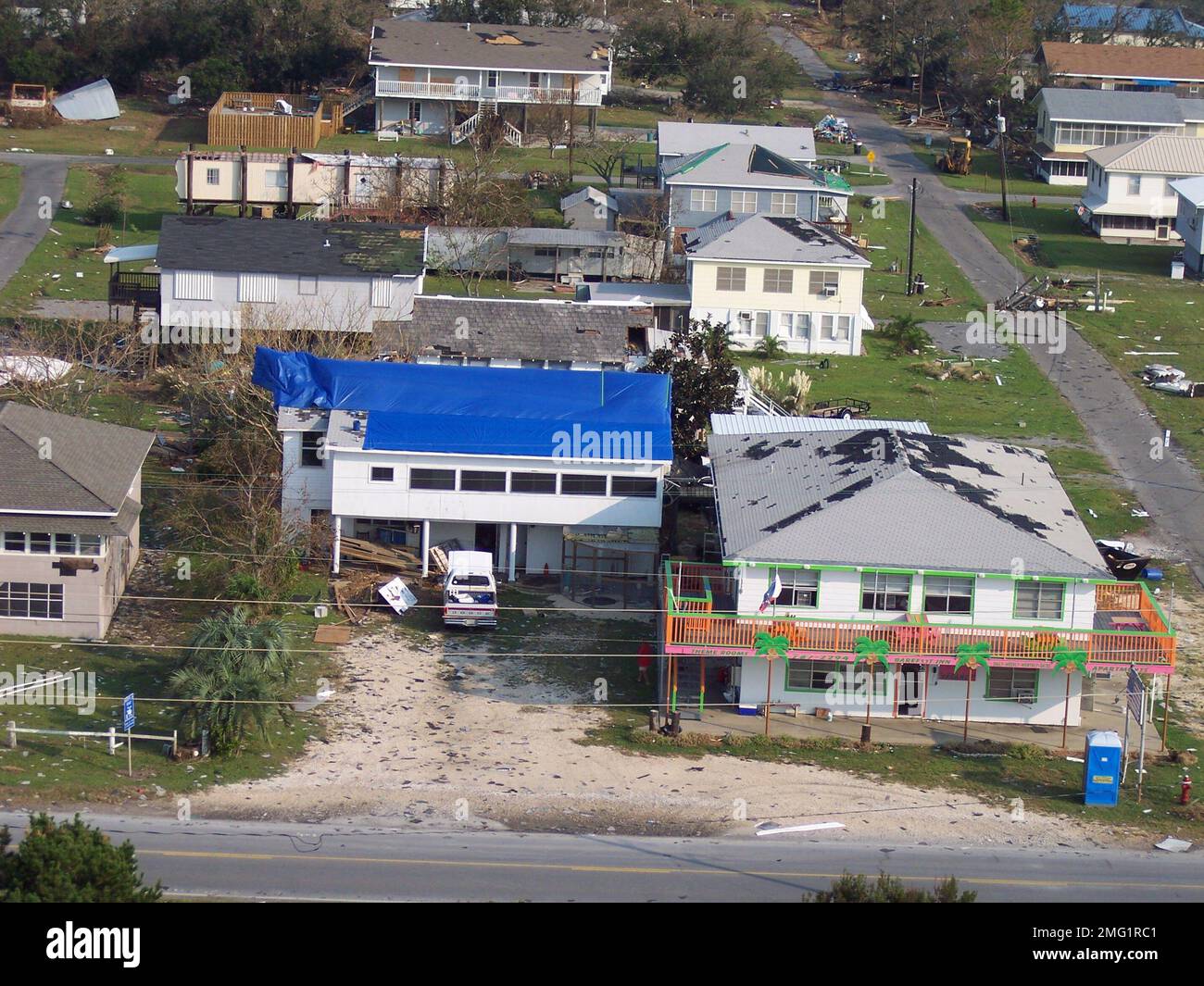 Hurricane katrina roof hi-res stock photography and images - Alamy