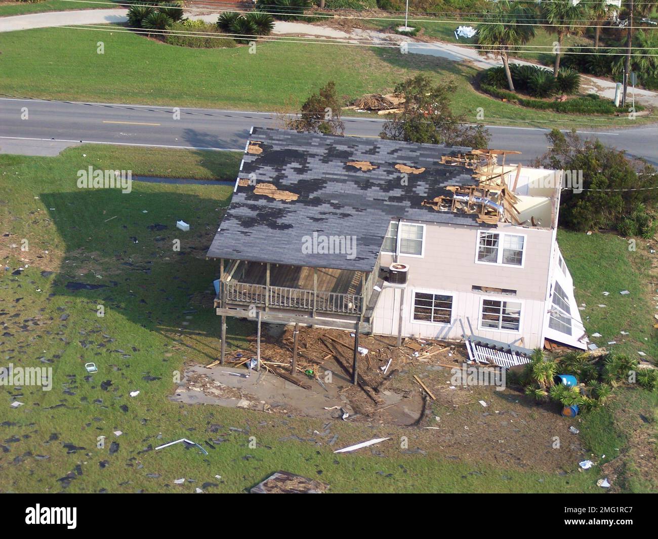 Hurricane katrina roof hi-res stock photography and images - Alamy