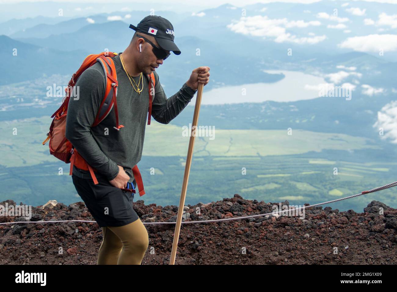 220820-N-RC359-1116 MOUNT FUJI, Japan (Aug. 20, 2022) Chief Aviation ...