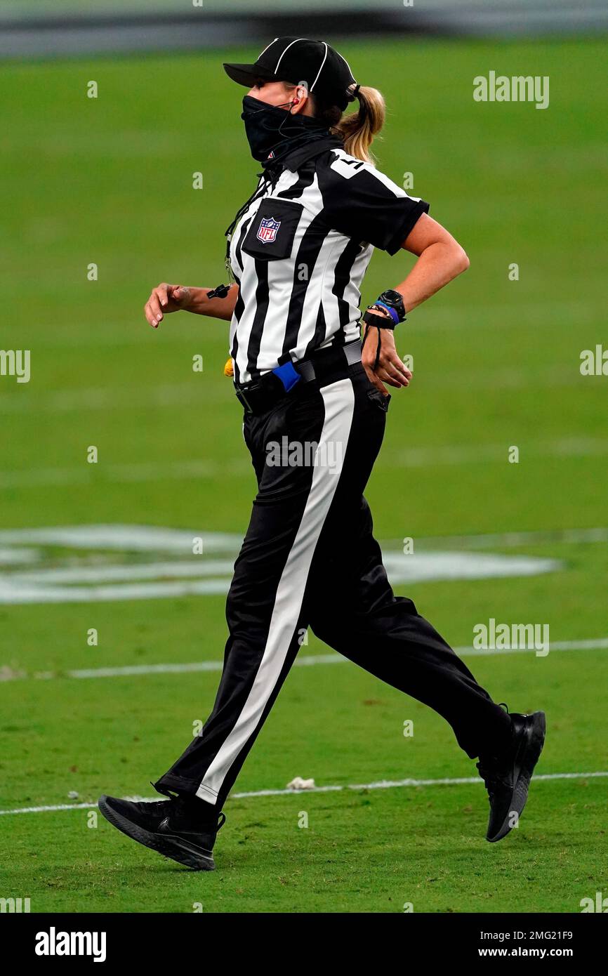 NFL referee Sarah Thomas works the game between the New Orleans Saints ...