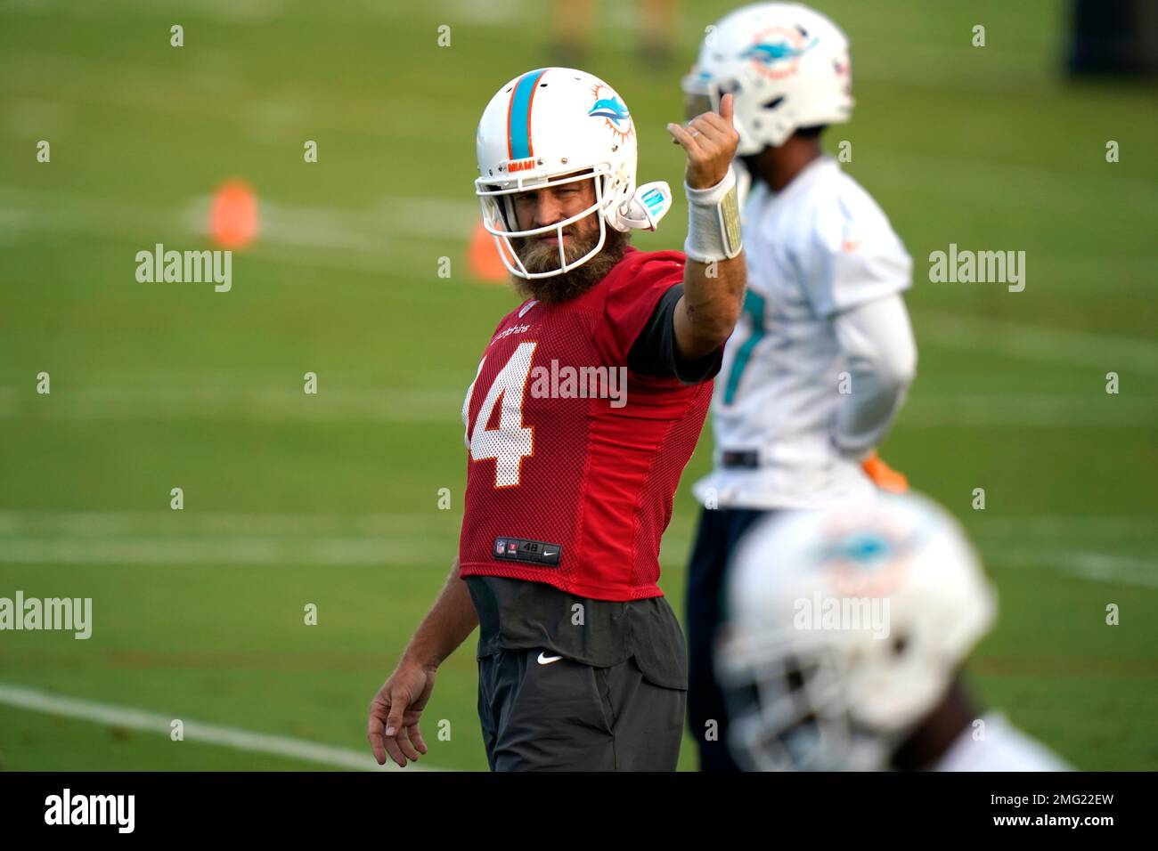 Miami Dolphins quarterback Ryan Fitzpatrick (14) does drills during ...