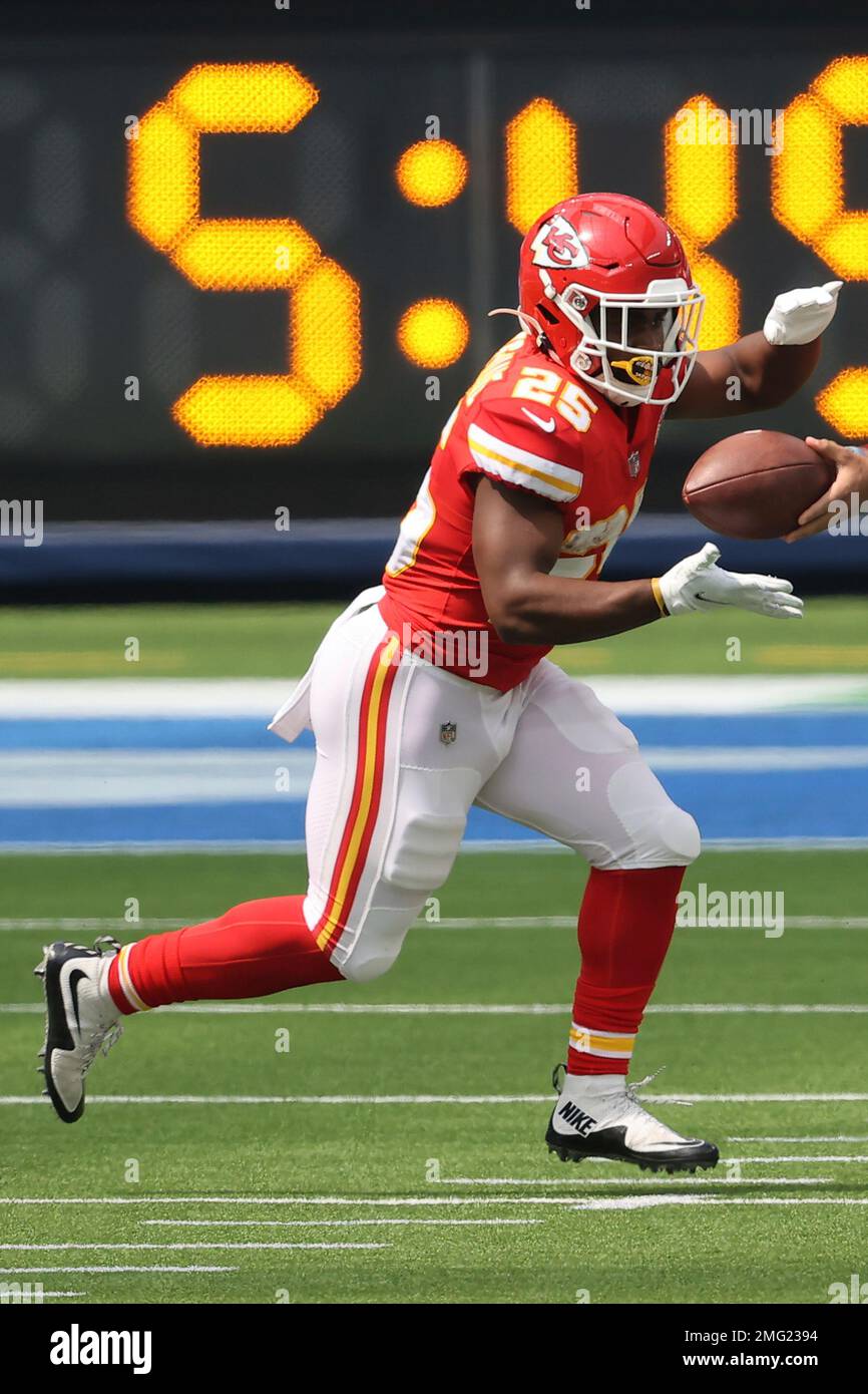 Kansas City Chiefs running back Clyde Edwards-Helaire (25) takes the ...