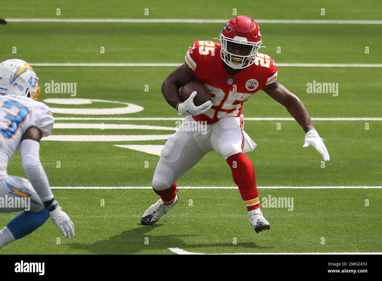 Kansas City running back Clyde Edward-Helaire (25) rushes for positive ...
