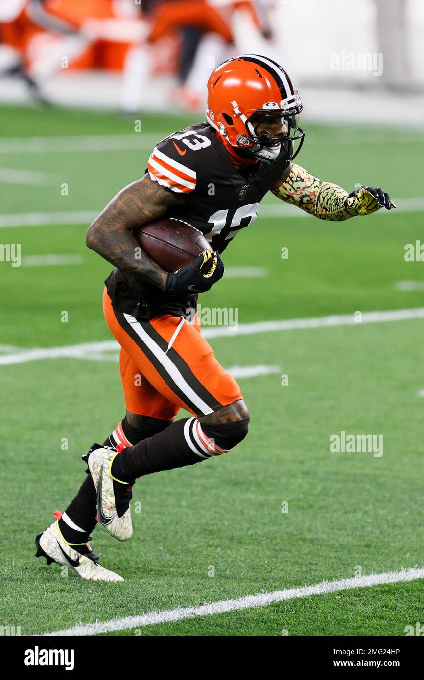 Cleveland Browns wide receiver Odell Beckham Jr. (13) warms up before ...