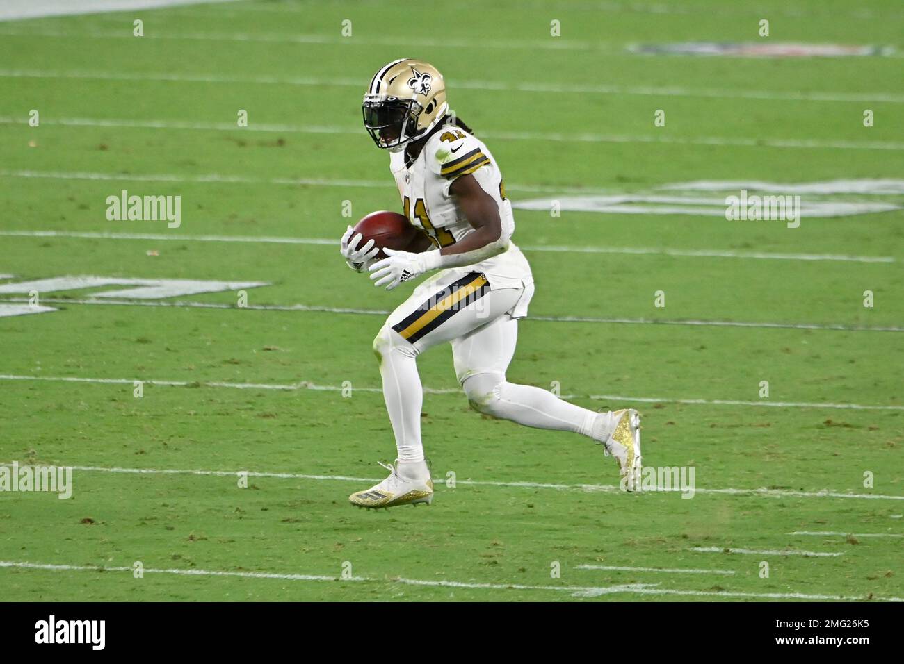 New Orleans Saints running back Alvin Kamara (41) runs with the ball ...