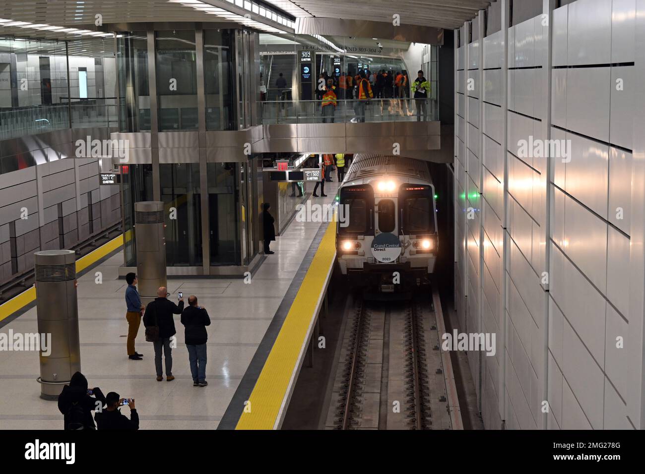 The Long Island Rail Road's (LIRR) first-ever 'Grand Central Direct ...