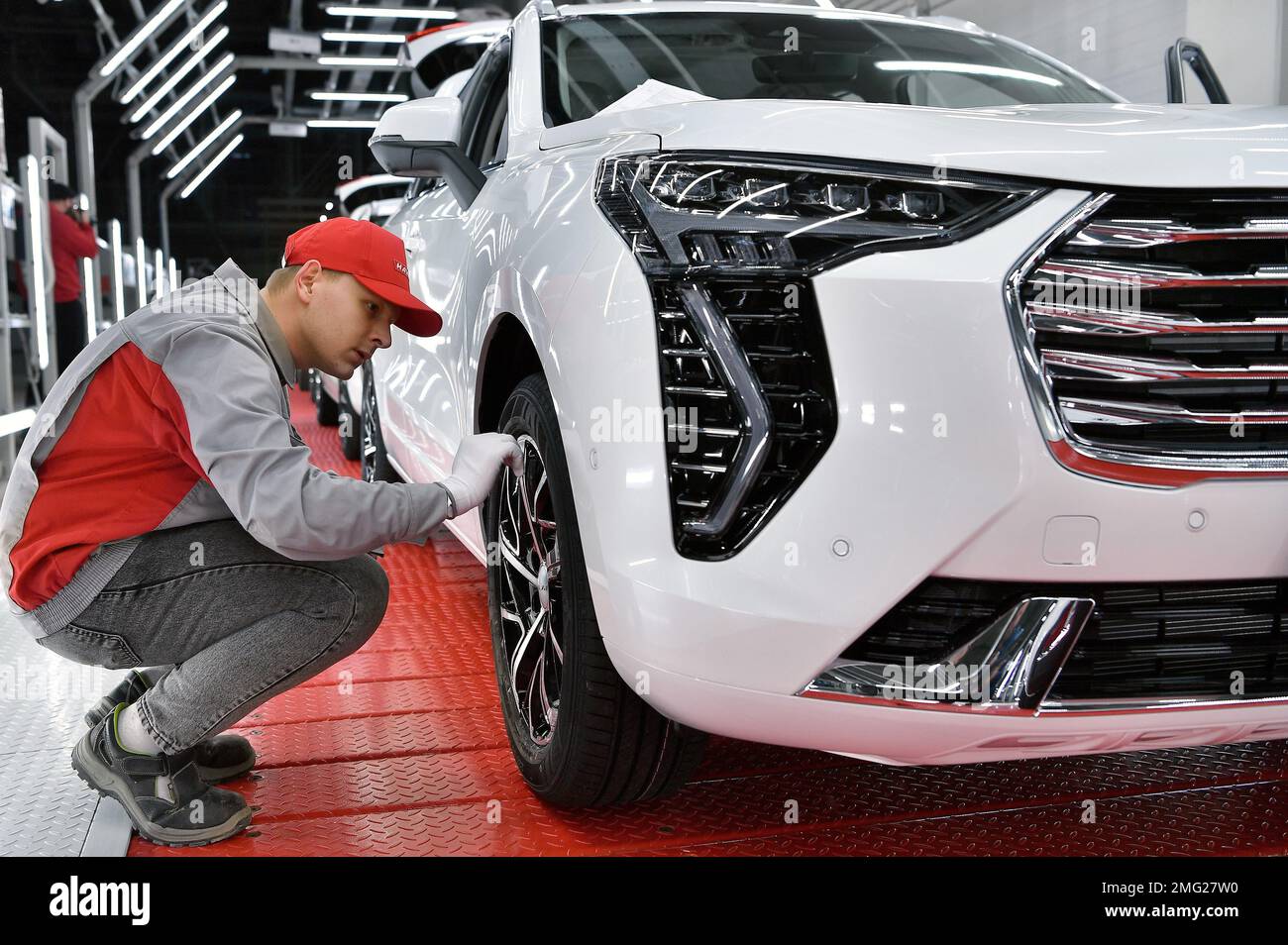 Ceremony of release of the 100,000th anniversary car at the Haval plant ...