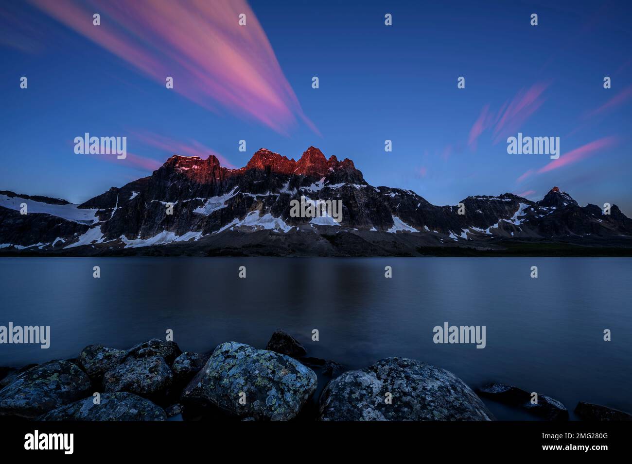 Tonquin valley jasper national park hi-res stock photography and images ...
