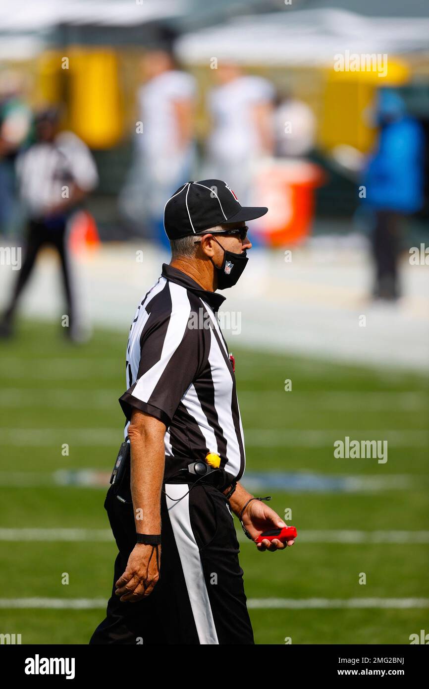 Down Judge Mark Hittner works the game during an NFL football game ...