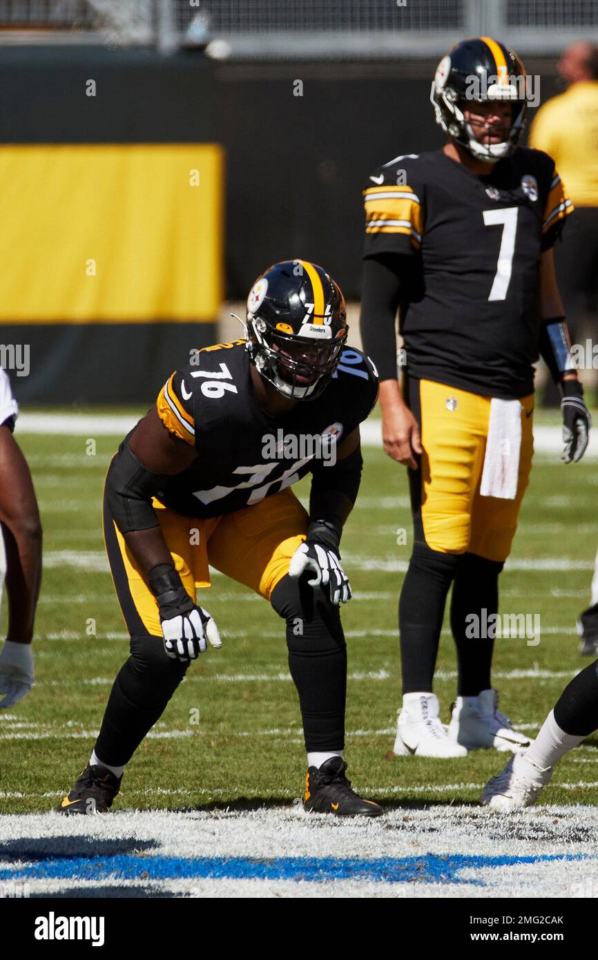 Pittsburgh Steelers offensive tackle Chukwuma Okorafor (76) in action ...