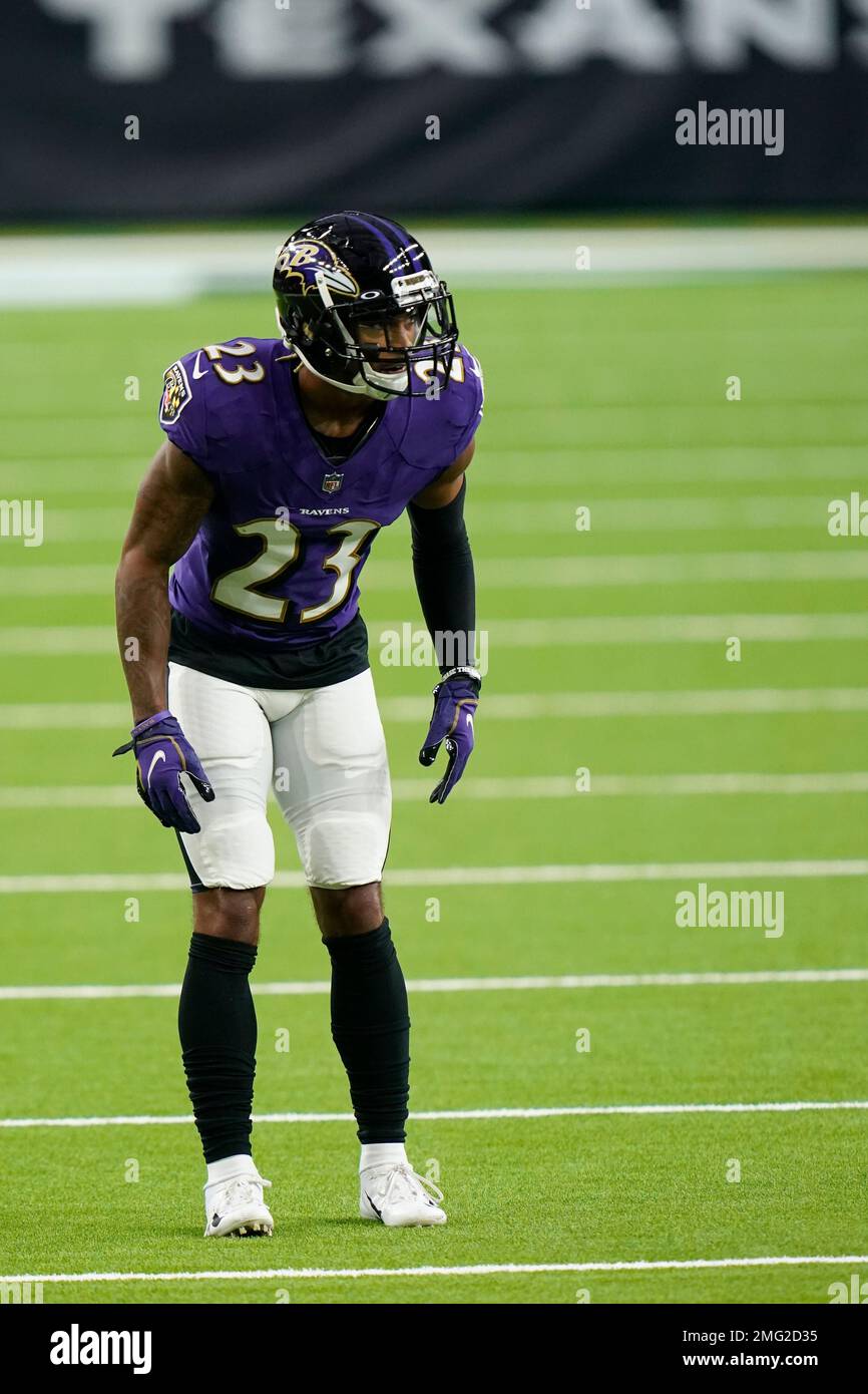 Baltimore Ravens defensive back Anthony Averett (23) lines up for the ...