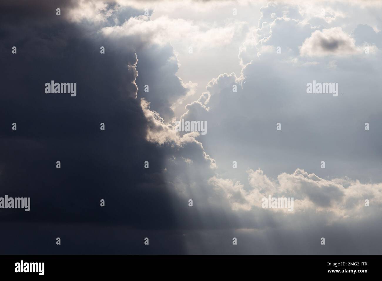 Sunlight and storm hi-res stock photography and images - Alamy