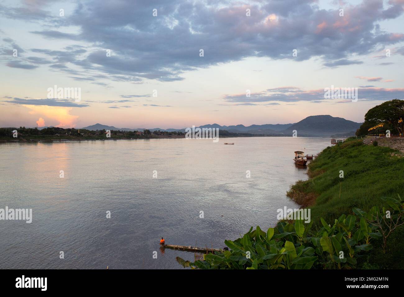 Mekong River Sunset in Nong Khai ( หนองคาย ) Thailand . The Mekong ...