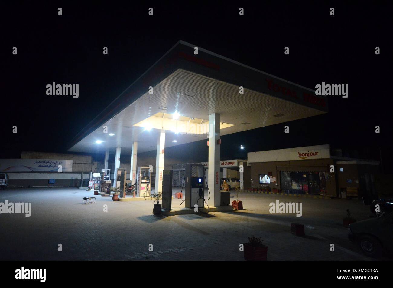 Power breakdown hi-res stock photography and images - Alamy