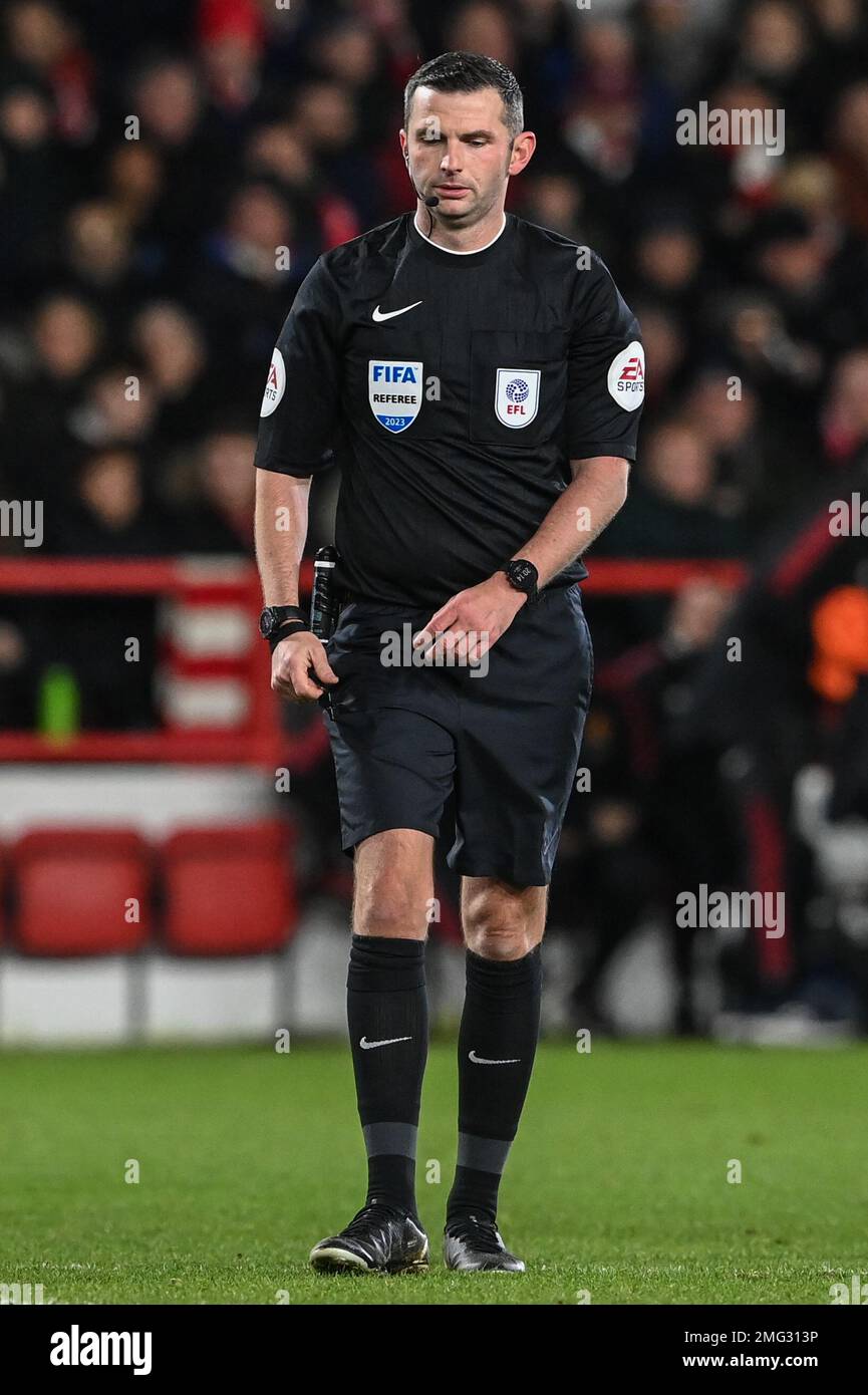 Nottingham, UK. 25th Jan, 2023. referee Michael Oliver during the ...