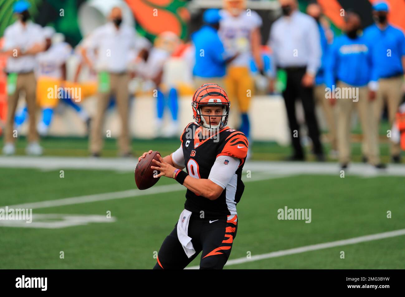 Cincinnati Bengals quarterback Joe Burrow (9) throws during the second ...