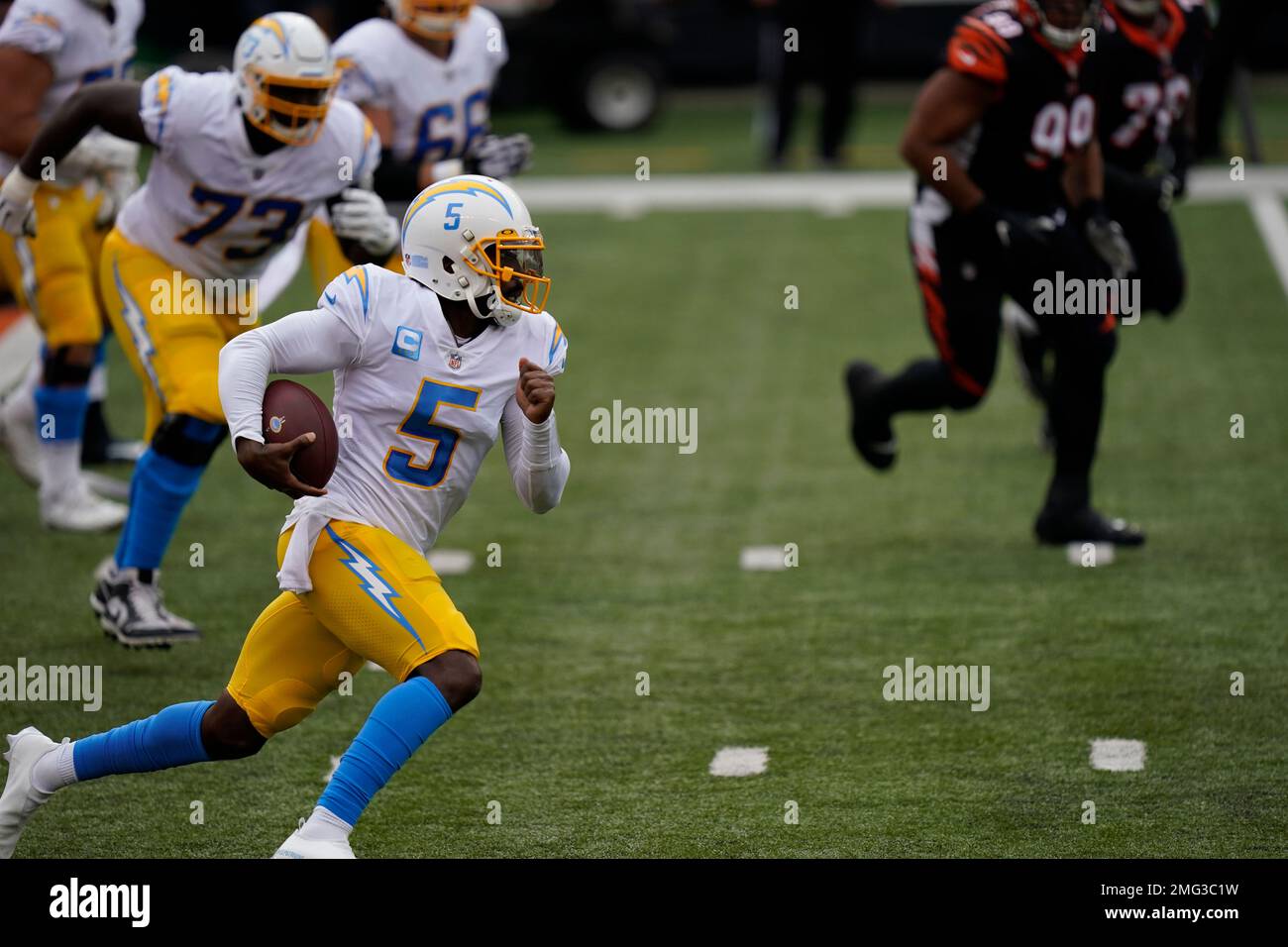 Los Angeles Chargers quarterback Tyrod Taylor (5) runs during the first ...