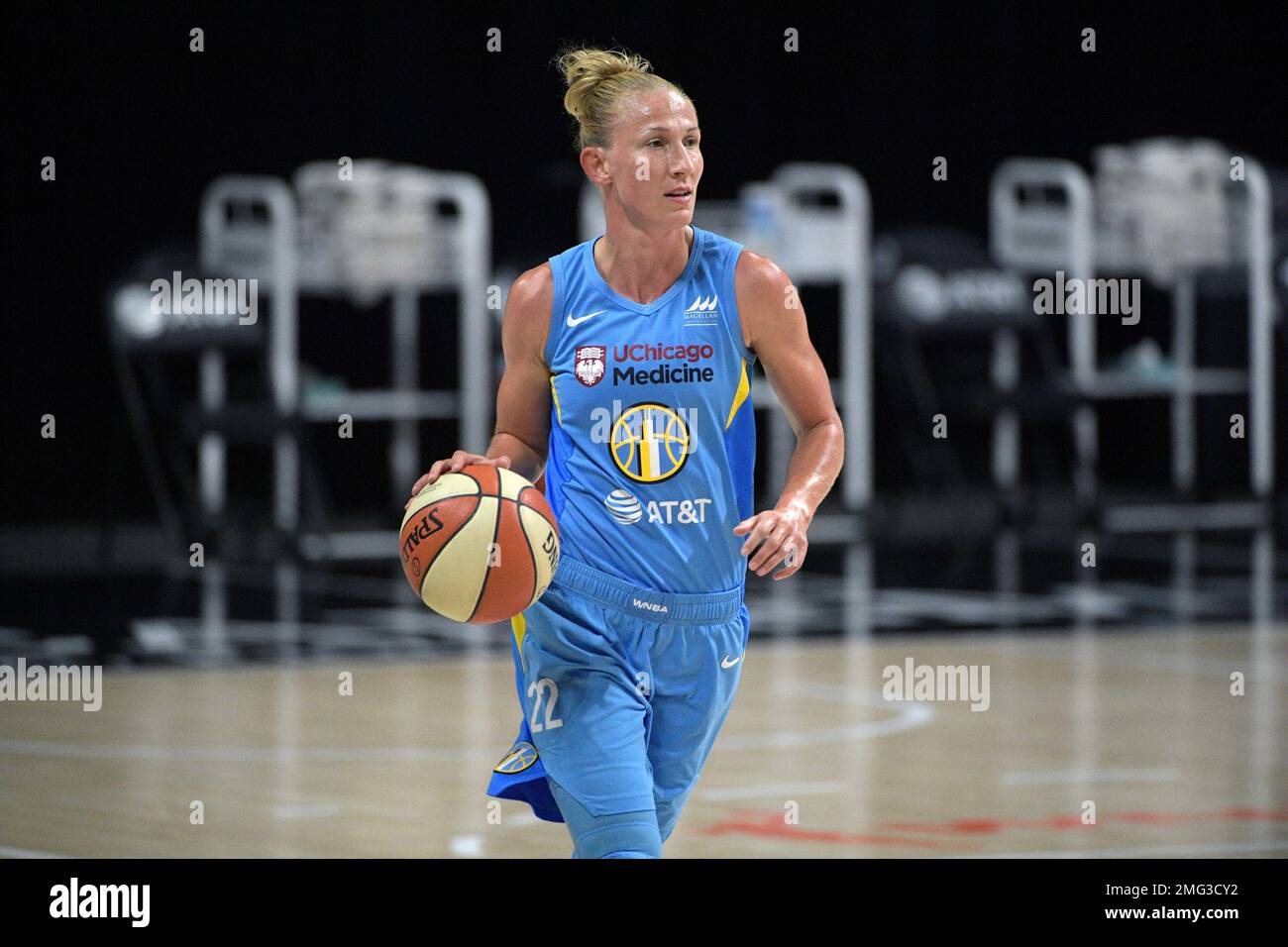 Chicago Sky guard Courtney Vandersloot (22) brings the ball up the ...