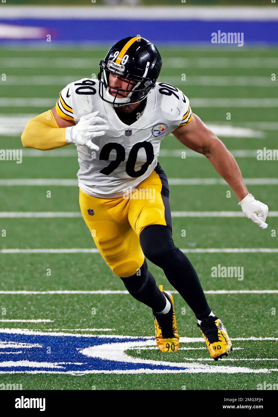 Pittsburgh Steelers outside linebacker T.J. Watt (90) against the New ...