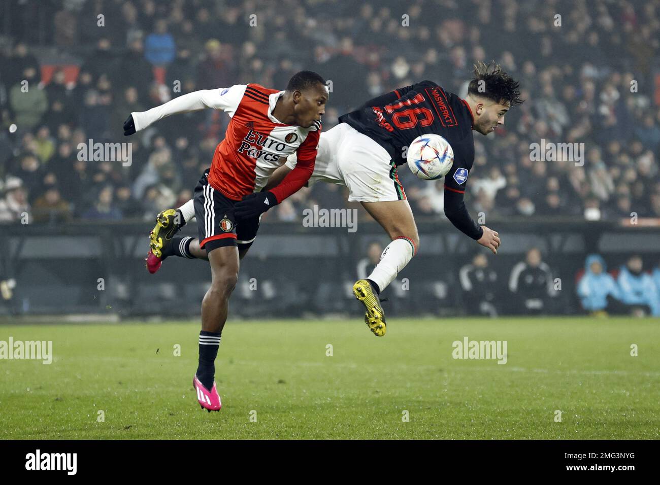 ROTTERDAM - (l-r) Neraysho Kasanwirjo of Feyenoord, Souffian El Karouani of NEC Nijmegen during ...