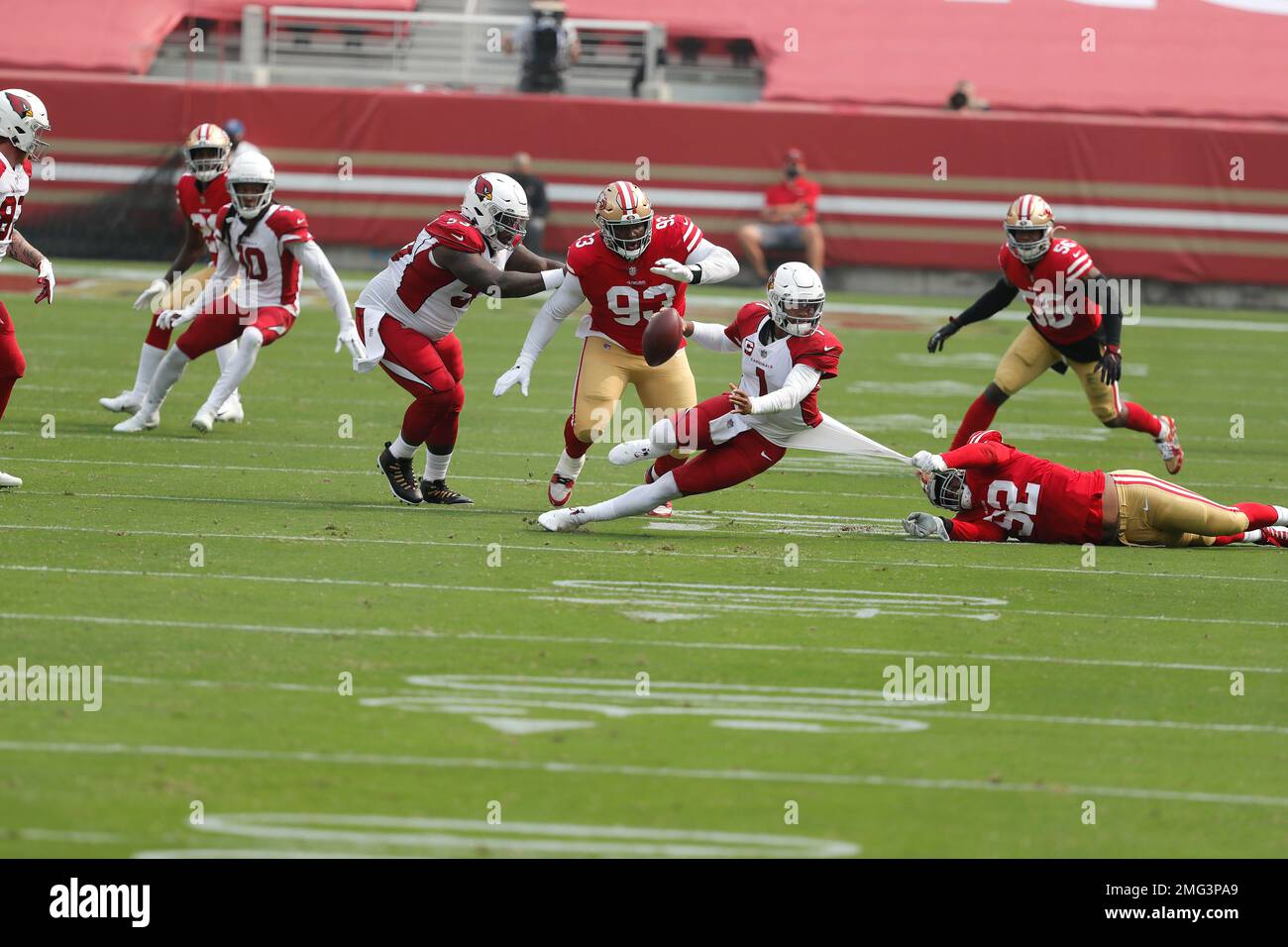 San Francisco 49ers defensive end Kerry Hyder Jr. (92) pulls down ...