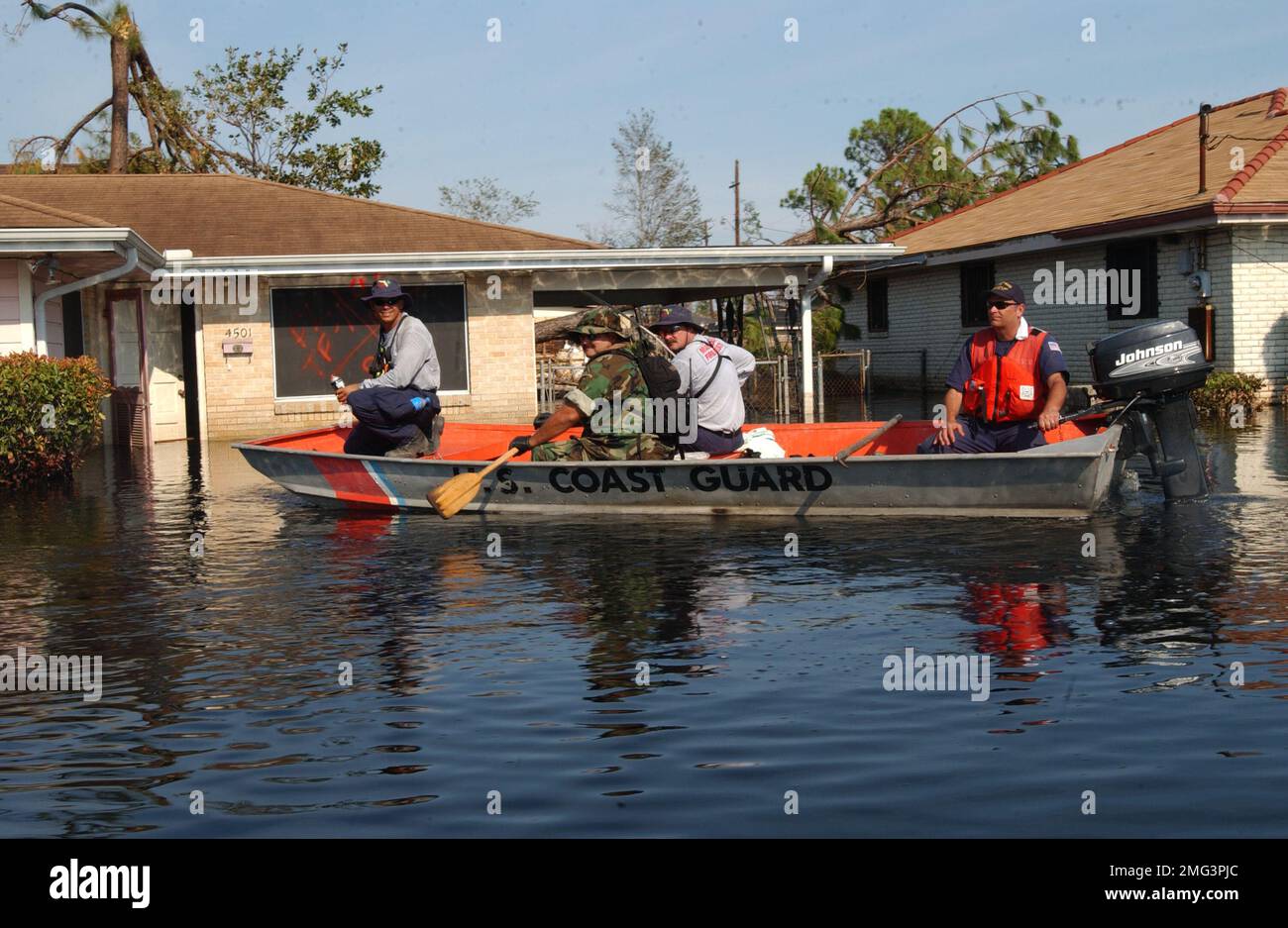 Coast Guard Personnel - 26-HK-413-94. Hurricane Katrina Stock Photo - Alamy